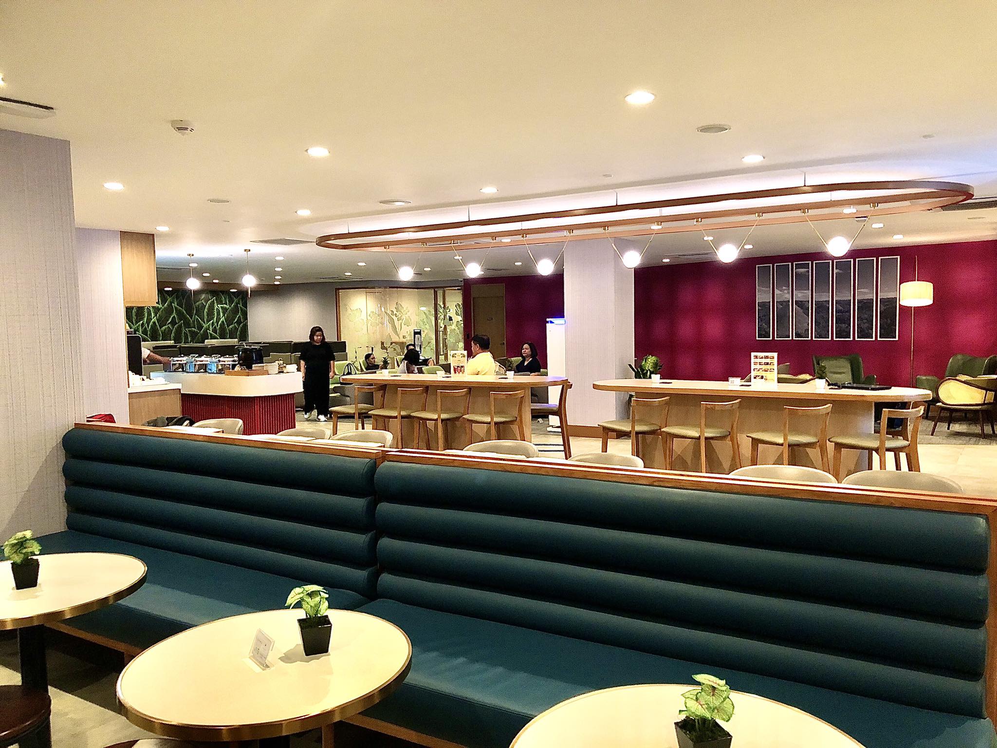 PLAZA PREMIUM LOUNGE: Comfort and Convenience at Clark International ...