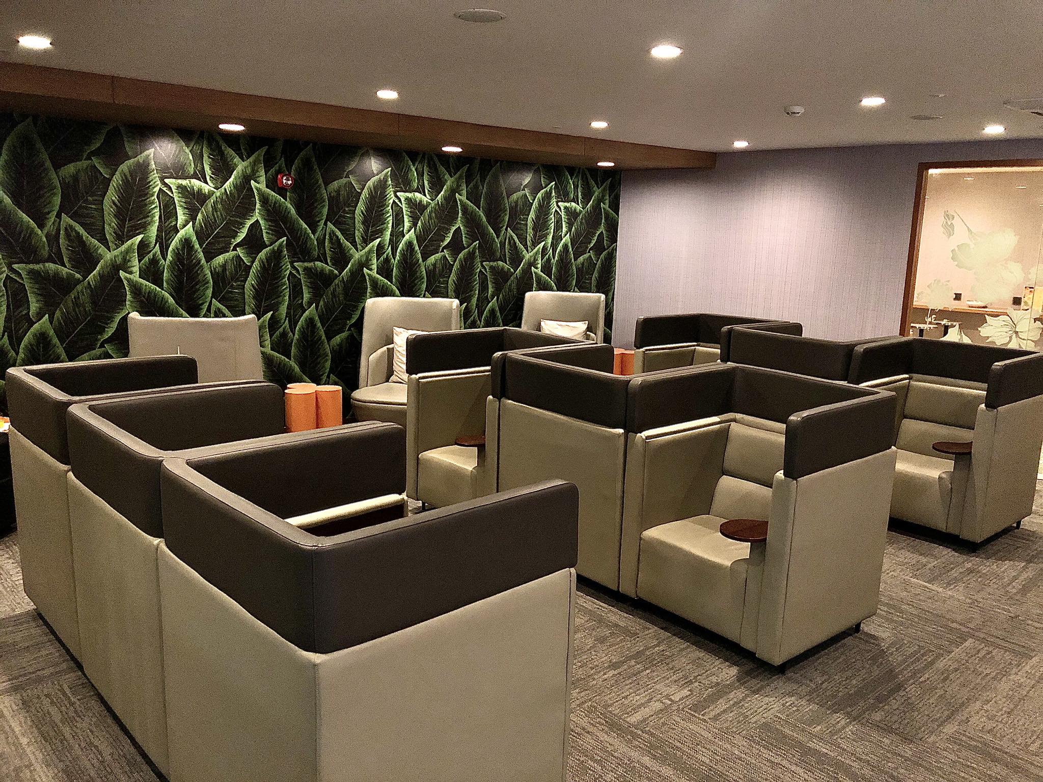 PLAZA PREMIUM LOUNGE: Comfort and Convenience at Clark International ...